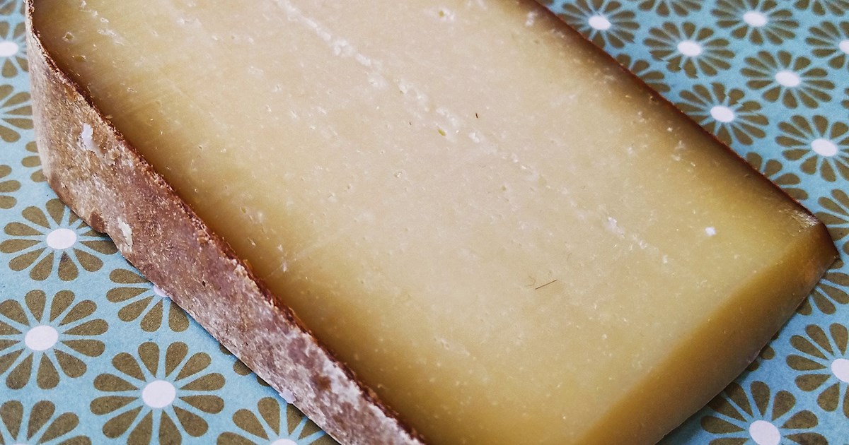 4 Best Natural Rind Cheeses in Georgia - TasteAtlas