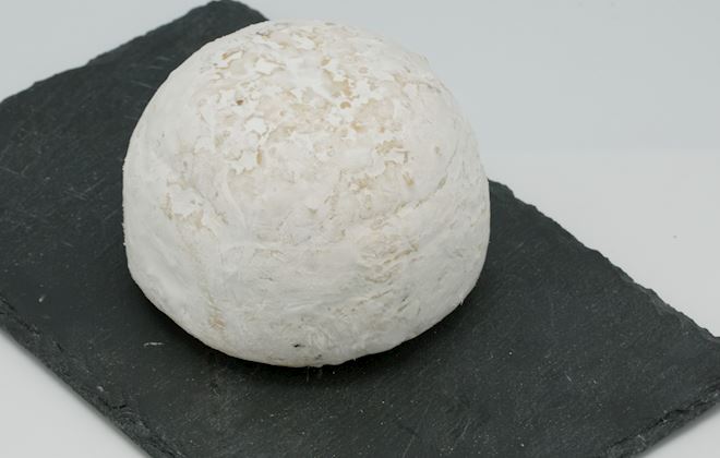 Aurhalpin Cheeses: 47 Cheese Types in Auvergne-Rhône-Alpes | TasteAtlas