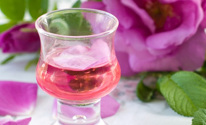 Flower Liqueurs of the World: 5 Flower Liqueur Types | TasteAtlas