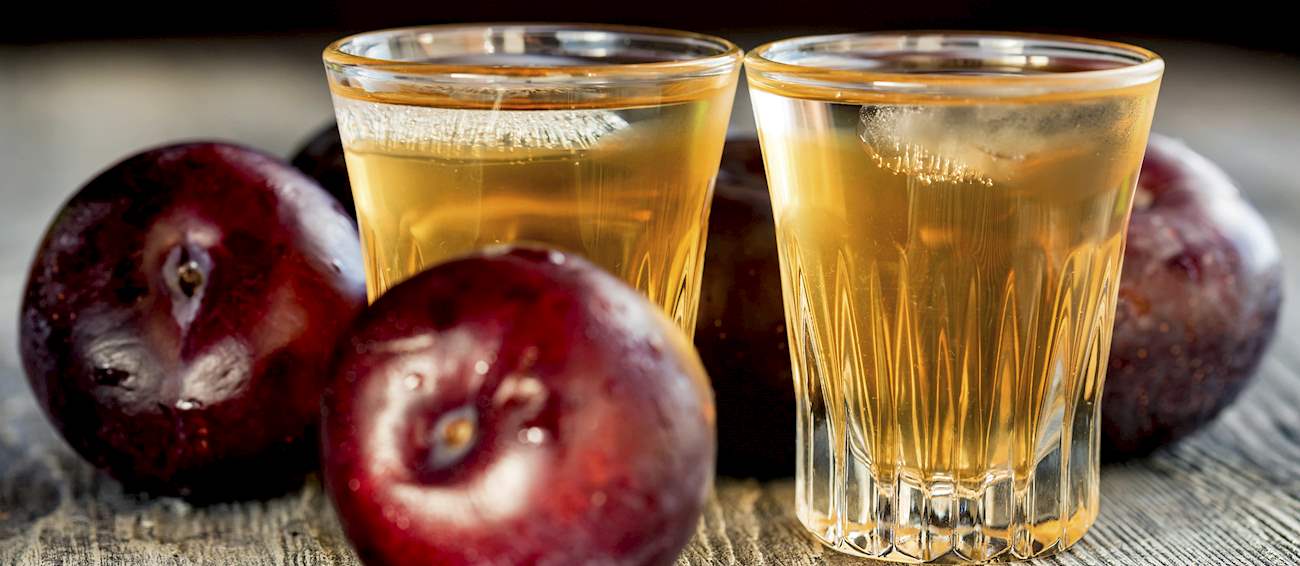 3 Best Alcoholic Beverages in Albania - TasteAtlas