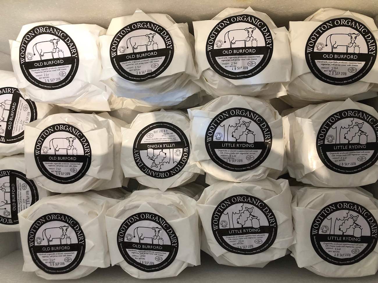 Most Popular Local Bloomy Rind Cheeses in Somerset - TasteAtlas