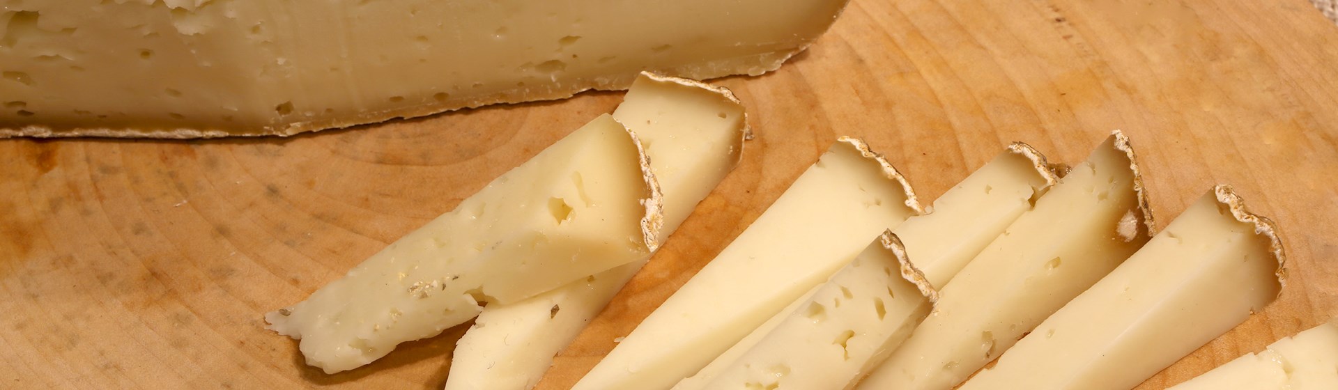5 Best Natural Rind Cheeses in Trentino - TasteAtlas