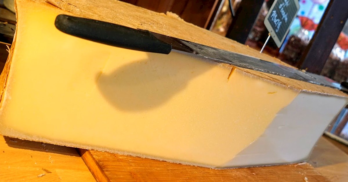 21 Best Washed Rind Cheeses in France - TasteAtlas