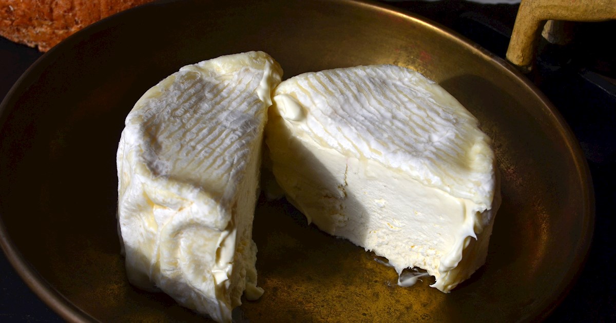 7 Most Popular Burgundian Bloomy Rind Cheeses - TasteAtlas