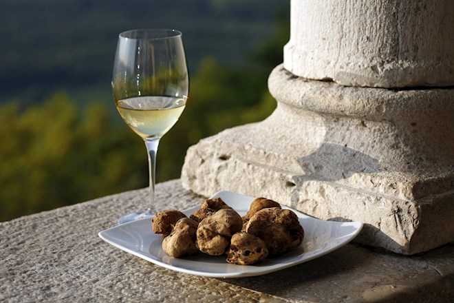 Truffles of the World: 14 Truffle Types | TasteAtlas