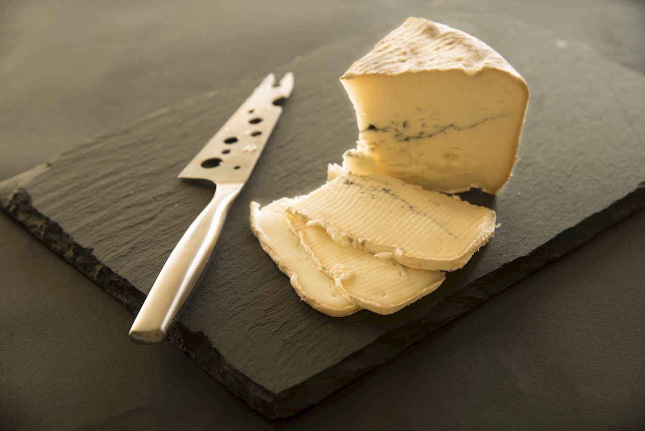 3 Best Rated Burgundian Washed Rind Cheeses - TasteAtlas