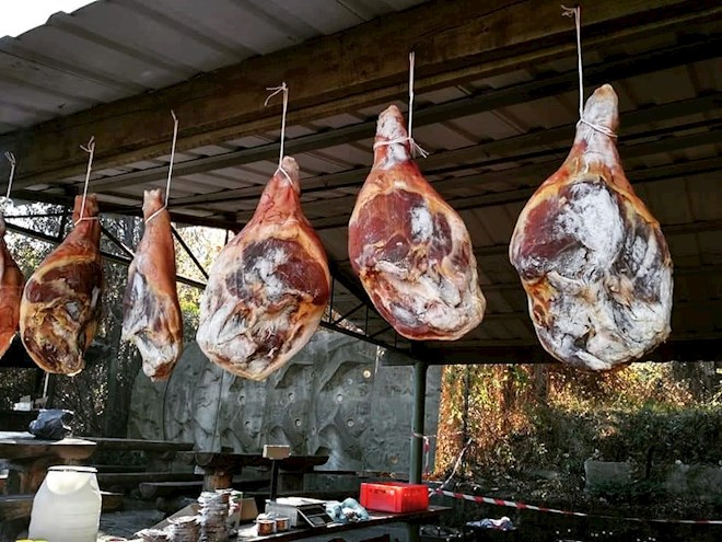 Southeastern European Dry-cured Hams: 4 Dry-cured Ham Types in ...