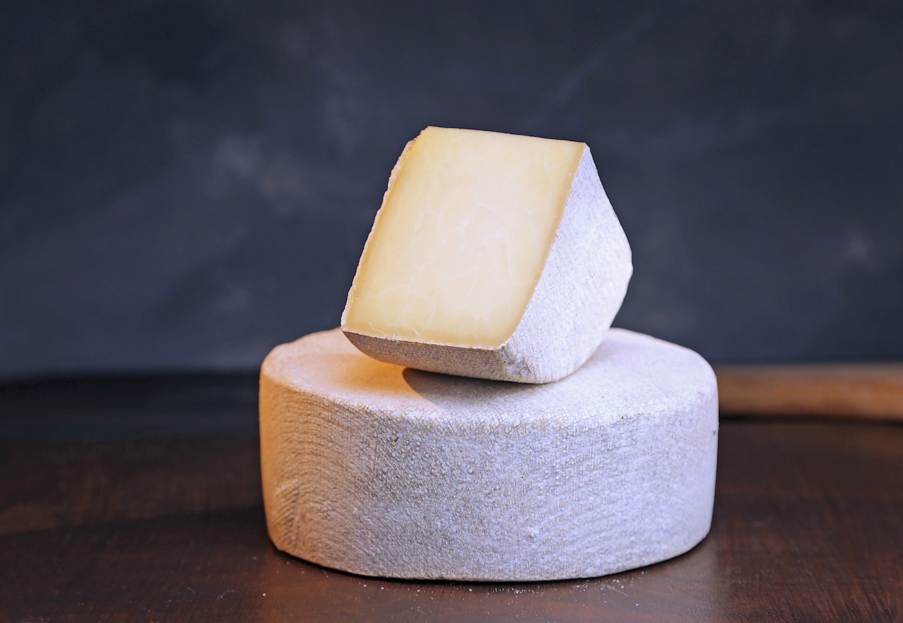 7 Worst Rated British Natural Rind Cheeses - TasteAtlas
