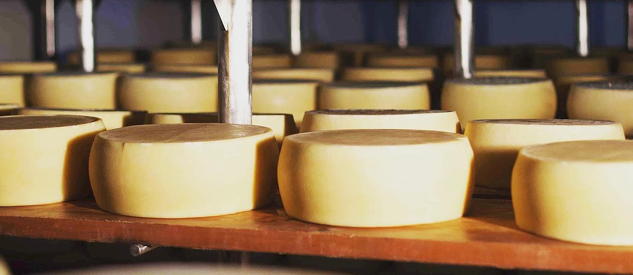 28 Best Sheep's Milk Cheeses in Greece - TasteAtlas