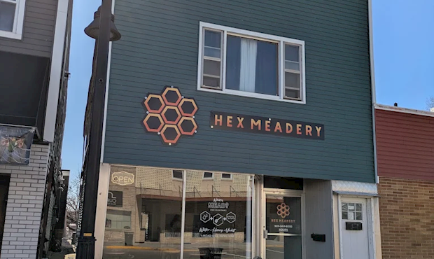 Hex Meadery Midnight Meadows - Best Gourmet Products | TasteAtlas