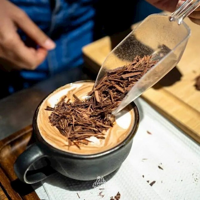 PARADAi Chocolate Macadamia Coffee Caramel - Best Gourmet Products | TasteAtlas