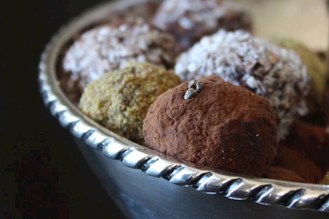 Truffle Shots Malabar Cardamom Dragées - Best Gourmet Products | TasteAtlas