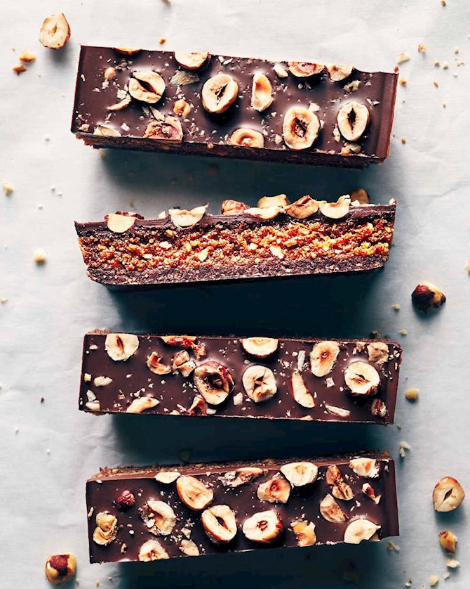 Evergreen Laurel Hotel Caramel-nuts Praline Chocolate - Best Gourmet ...