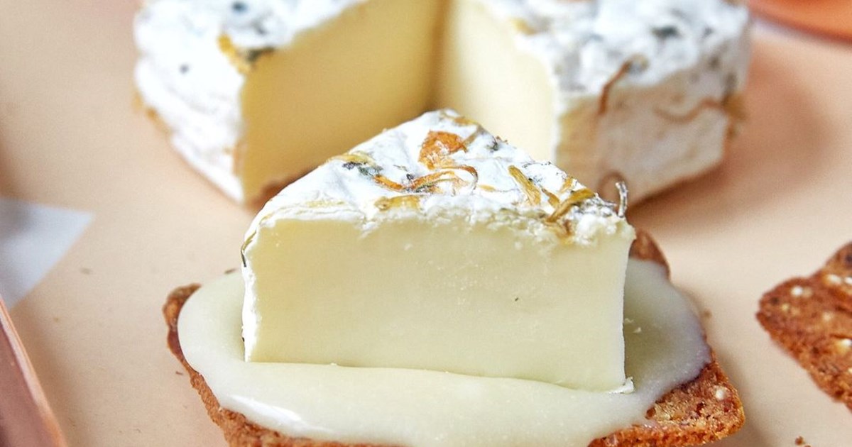 Murray's Cheese Lait Bloomer - Best Gourmet Products | TasteAtlas