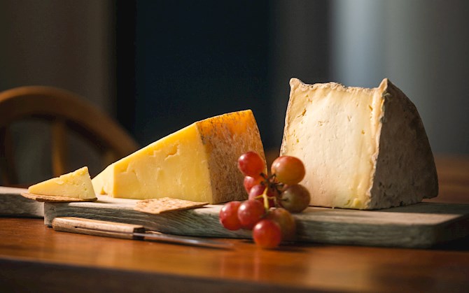 Trethowan Brothers Traditional Unpasteurised Caerphilly - Best Gourmet ...