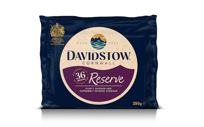 Dairy Crest Davidstow Mature Cheddar - White - Best Gourmet Products ...