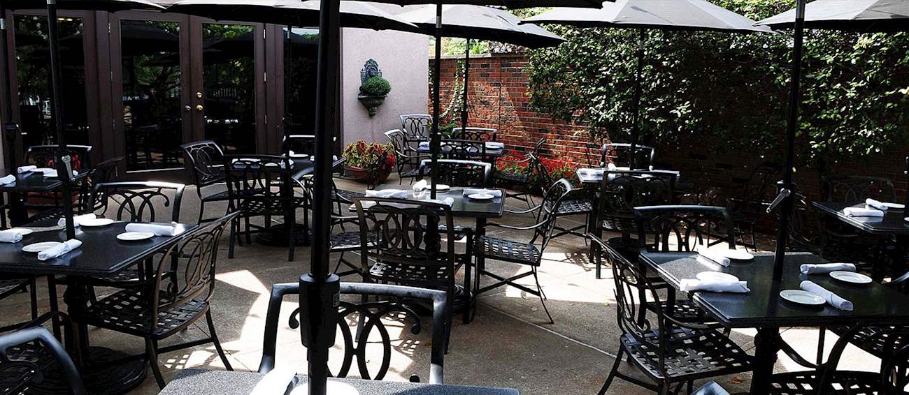 Charlie Gitto's On the Hill | TasteAtlas | Recommended authentic ...