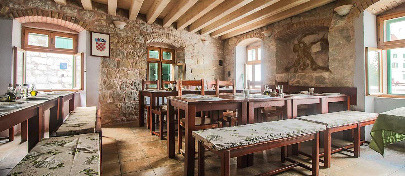 Buffet Fife | TasteAtlas | Recommended authentic restaurants