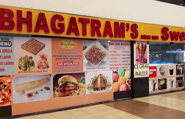 The Best Restaurants in Delhi Serving Street Food Sweets | TasteAtlas