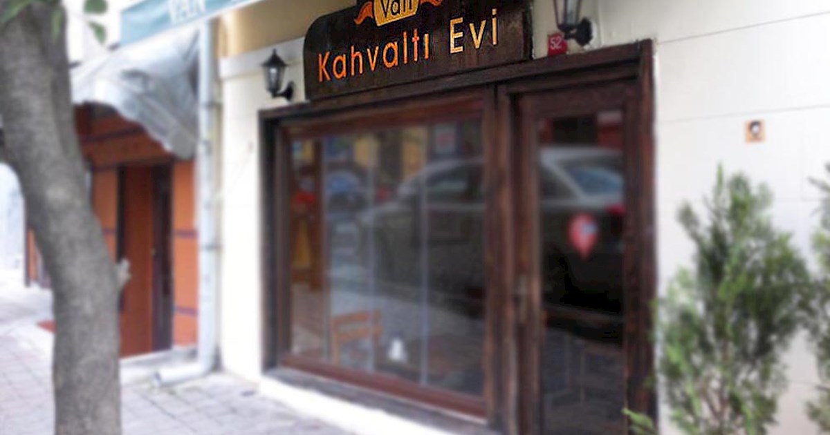 Bal Kaymak In Van Kahvalti Evi | TasteAtlas | Recommended authentic ...